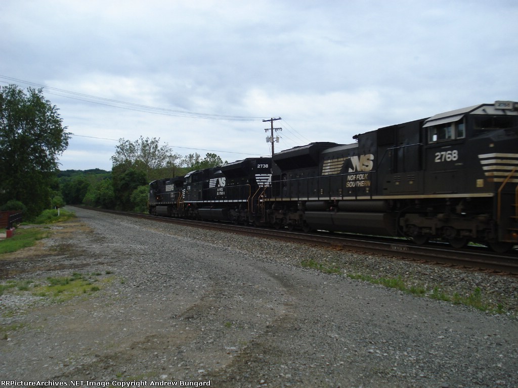 NS 2768 EMD SD70M-2 NS 2738 EMD SD70M-2 NS 9515 GE C40-9W June 17, 2008